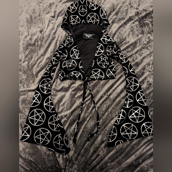 Killstar | Tops | Killstar Flare Long Sleeve Velvet Hooded Cropped ...